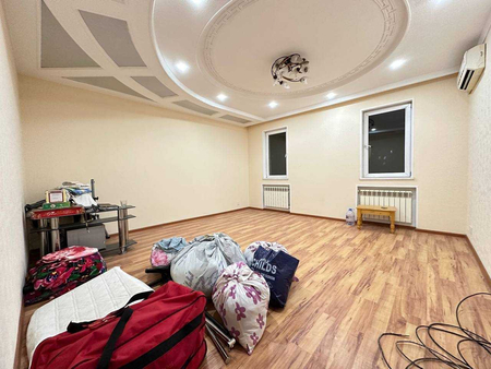 м.Ойбек ул.Чехова школа 60 3(2)-комнатная 2/9 71 м² ремонт