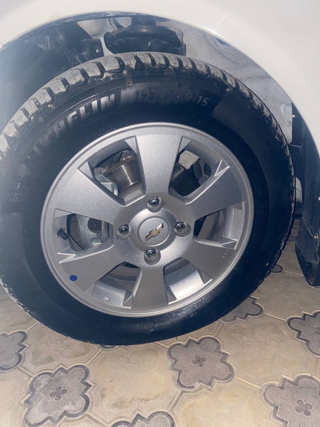 Gentra oq 2023 yil 12500 km probeg navorot