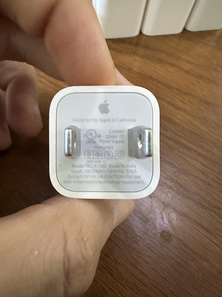 адаптеры для iPhone от Apple