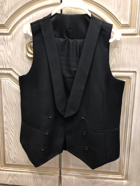Prodaetsya mujskoy kostyum, bryuki i jaket