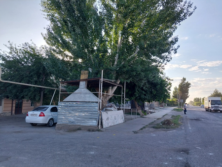 Choyxona sotiladi. Munis to'yxonasi ro'parasida.