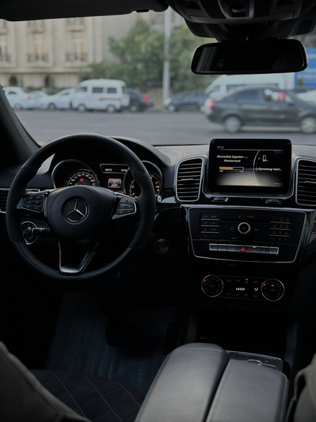 Mercedes-Benz GLS 400 4MATIC
