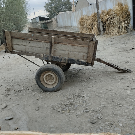Dustlik traktor pritsp bilan sotiadi