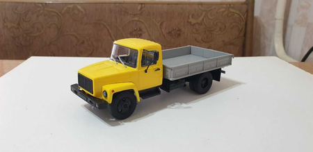 Продам ГАЗ-33073 в масштабе 1:43 производитель Автоистория