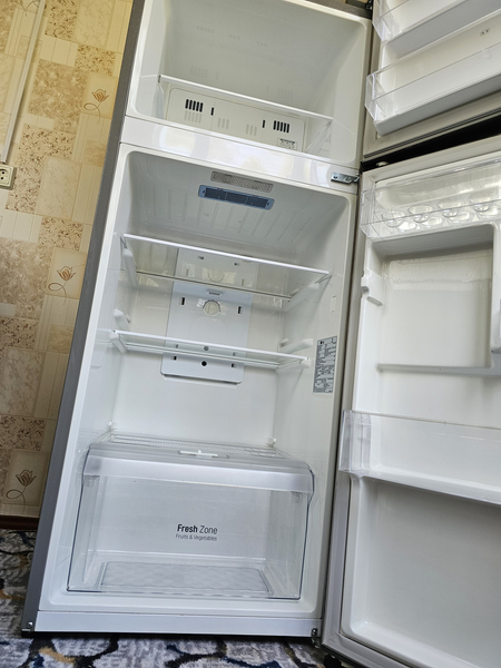 Продаётся холодильник марки LG