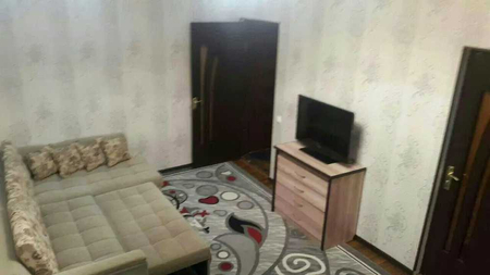 Аренда 1  переделанную в 2 х комнатной квартиры на Кадышева.ID: OY 85