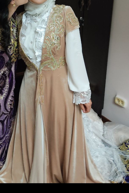 Ansanbl qosh bilan sotiladi