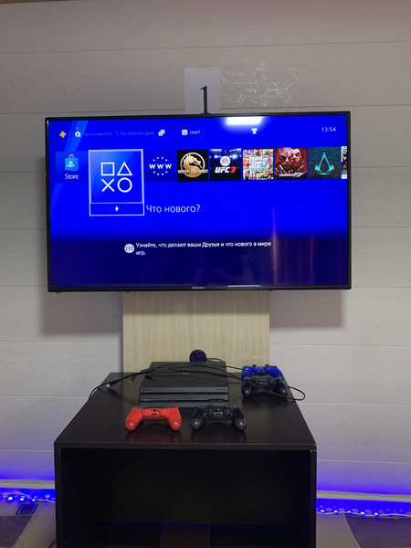 Playstation 4 pro + 4 fat + телевизоры + мебель