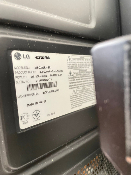 Продам Телевизор LG 42PQ200R