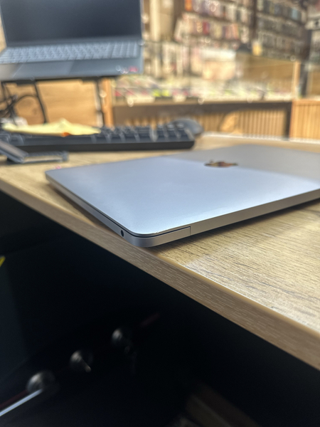 Macbook Pro M1 chip 8/512
