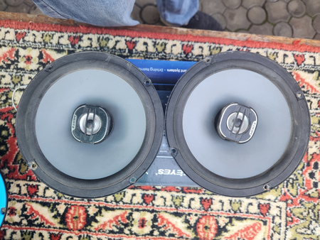 Hertz UNO x165 220w. колонка
