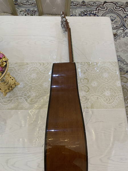 Ibanez gitara sotiladi