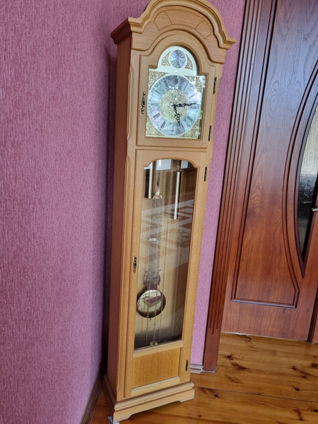 Наполные часы.        Ф