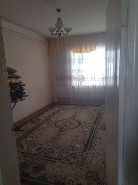Ховли котеж сотилади.