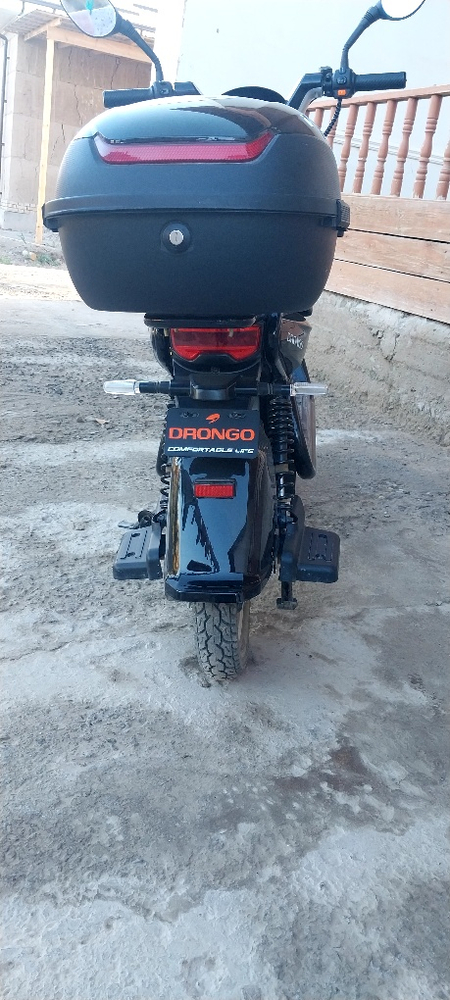 Moto sukuter eliktoroni