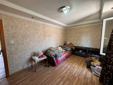 Коттедж. 4,7 СОТОКИ земли фасад 17 метров глубина 23 метра 4 комнаты