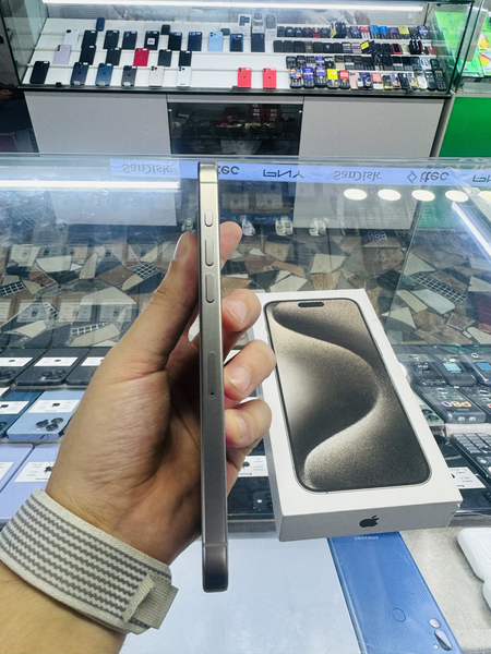 iPhone 15 Pro Max 256 gb natural