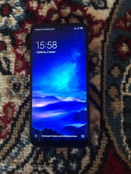 Redmi 7 32\3 gb holati yaxshi qiz bola tutgan
