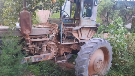 T 28 sotiladi 7 yildan beri haydalmagan narxi 10mln kelishamiz
