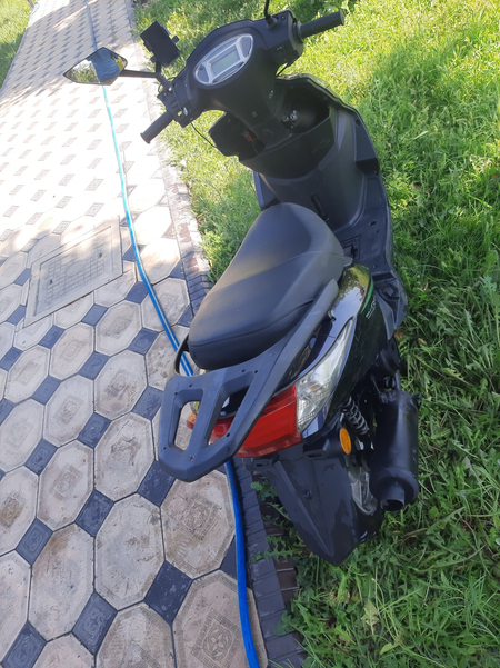 Benzinli Skuter Srochni sotiladi