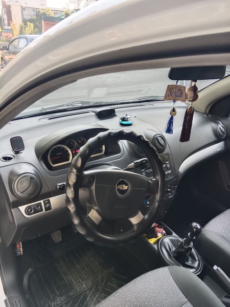 Chevrolet nexia3 sotiladi holati juda yahshi taxida yurmagan metan gaz