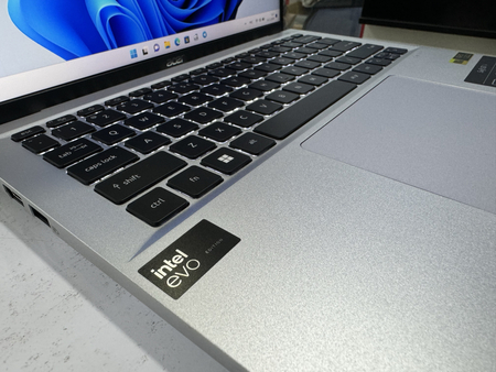 Acer SWIFT 14 GO ultr 7 16 yadro 22 patok 2.8K sensor ekran i7 14 gen