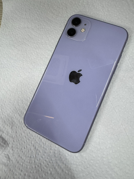 Iphone 11 64gb batareykasi 78% hama joy radnoy ochilmagan holati ideal