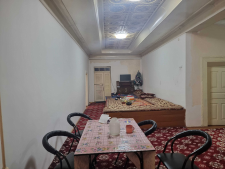 Bogot tumanida noturar bino bolib tolash asosida sotilmoqda