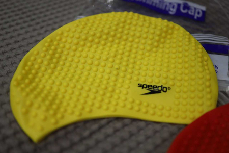 Шапочка для плавания и бассейна Speedo