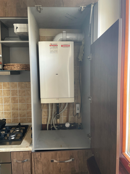 Продается двухконтурный газовый котел Biasi