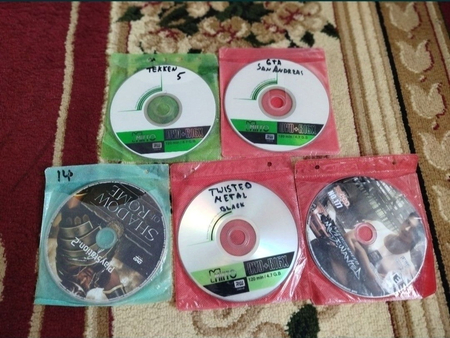 Sony Playstation 2 ideal.