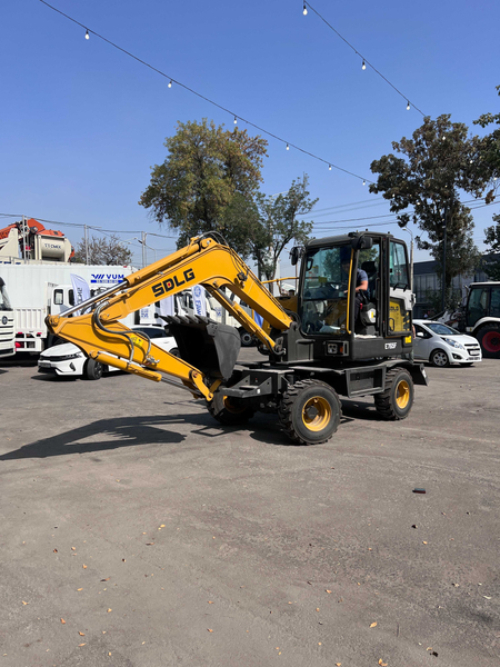 SDLG Колесный экскаватор SDLG E765F