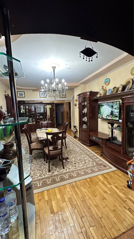Банковский дом 4/5/9 на Кунаева Анор