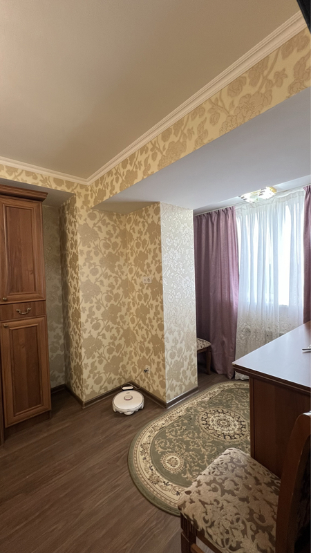 Продается СВОЯ 3х комн. квартира Дархан,площадь Хамид Алимджан.