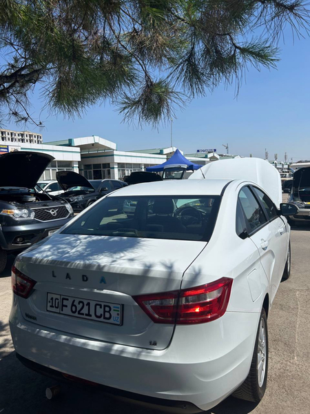 Lada Vesta luxe pozitsia