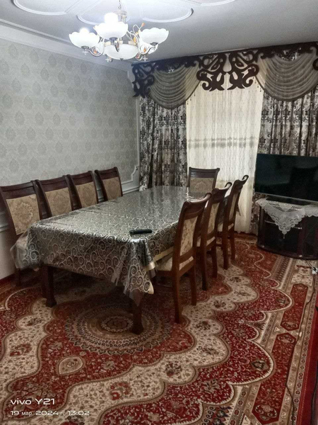 3-etajda joylashgan 3 xonali uy sotiladi