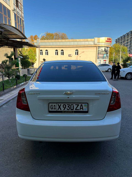 Lacetti 1.8 2011