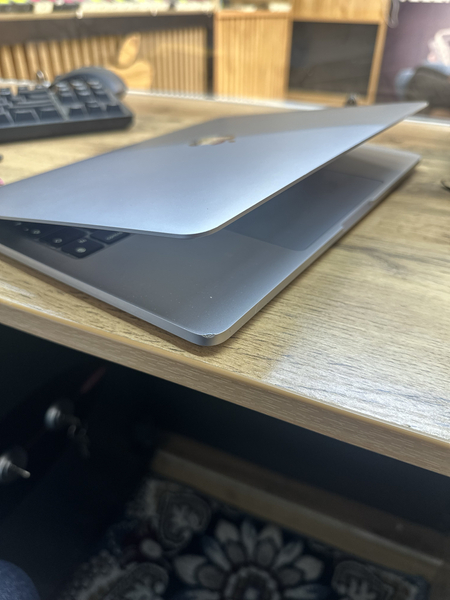 Macbook Pro M1 chip 8/512