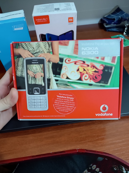 telefon karobkasi