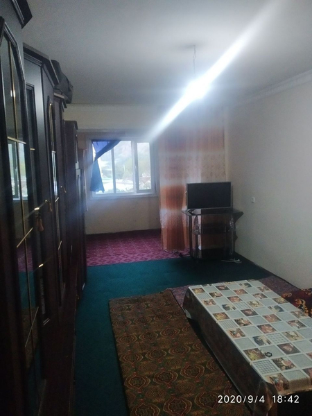 Продаётся дом в чарваке 2х комната