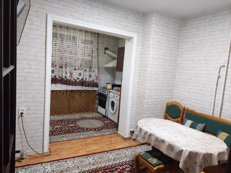 Срочно продаётся 3/1/5 кв на юнусабад-19 Орин..-  корзинка супермаркет