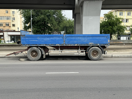 Прицеп сотилади 15 тонна