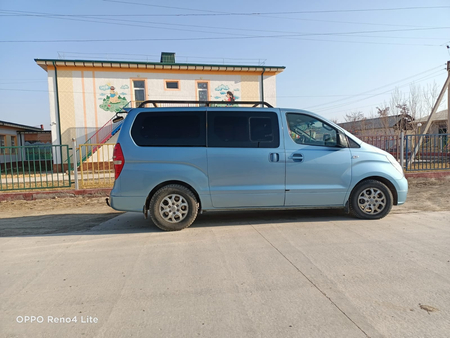 Hyundai garnd starex