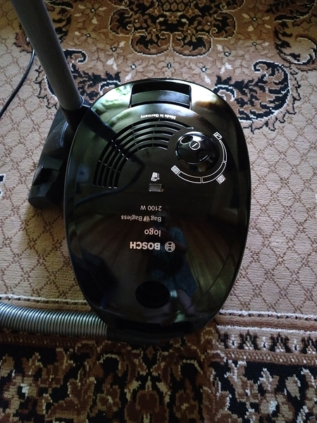 Пылесос. Бош 2100в оригинал