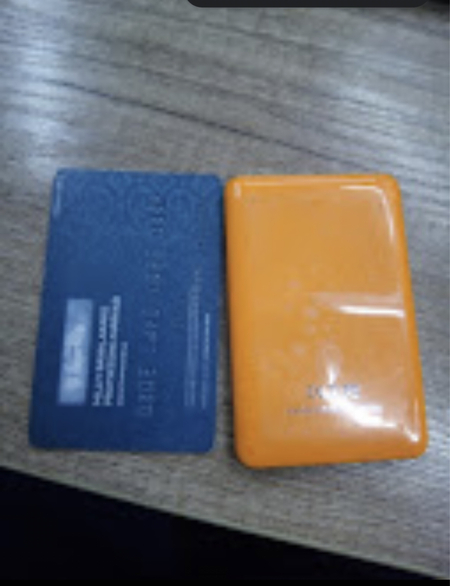 Mini telefon. Мини телефон  yangi zaryadi 1 kunga