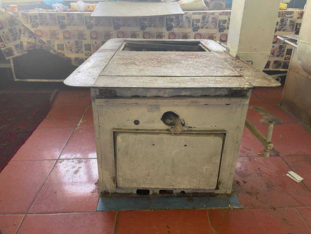Gaz plita B\U Sotiladi