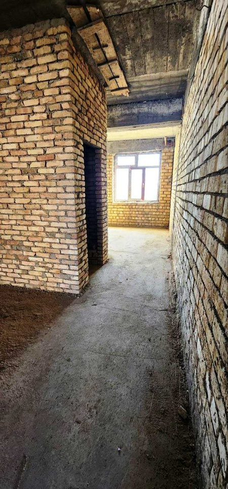 ул Гагарина 4 ком 4этаж 5 этажный дом 140м2 коробка  63000 уе торг ест