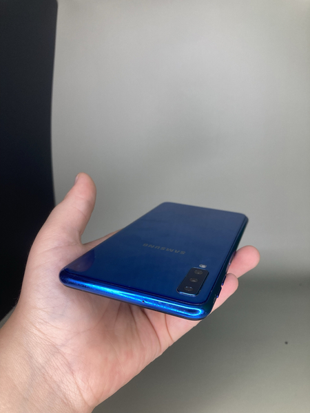 Samsung a7 64gb holati ideal