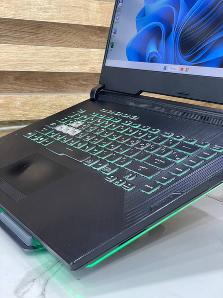 Asus Rog Strix core 7