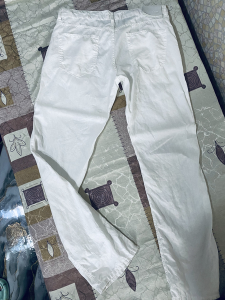 Брюки Brioni. Made in Italy. Белый лён. Состояние хорошее.